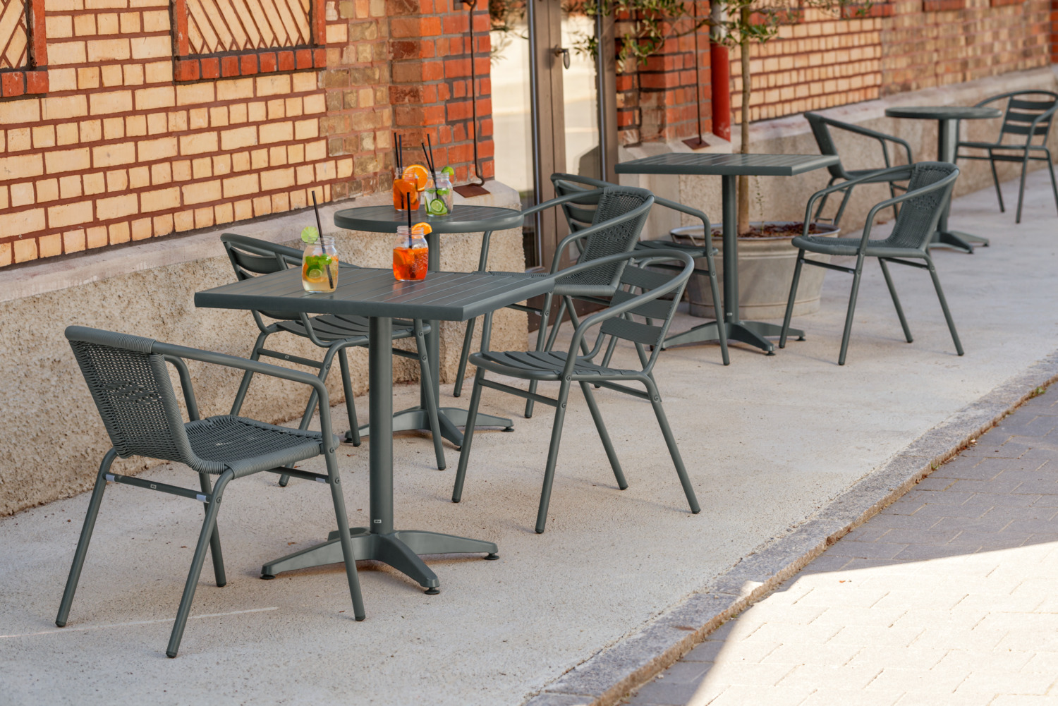 Table Malvena round - Restatrade